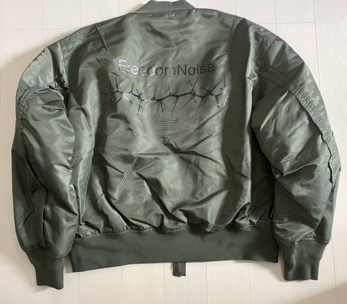 Yahoo!オークション - UNDERCOVERアンダーカバー × GU MA-1 フライト...