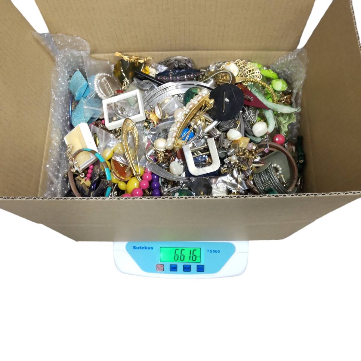 Yahoo!オークション - 【ジャンク品】 アクセサリー まとめ 総重量 約6...