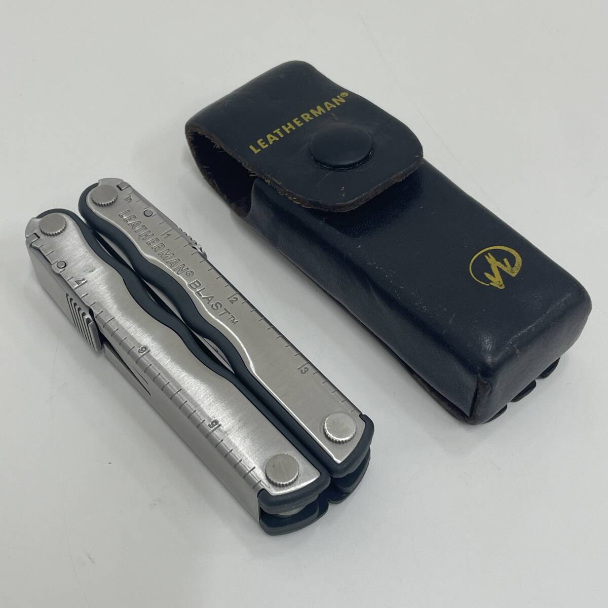 1544 レザーマン ブラスト マルチツール LEATEHRMAN BLAST 皮ケース アウトドア 現状品(レザーマン)｜売買されたオークション情報、yahooの商品情報をアーカイブ公開 ...