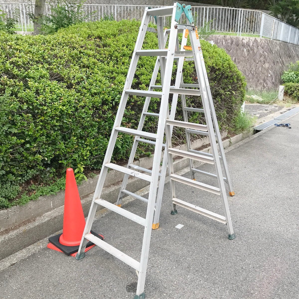 Yahoo!オークション - ミ蒼c069 ピカ 長谷川 アルミ製脚立 はしご兼用...