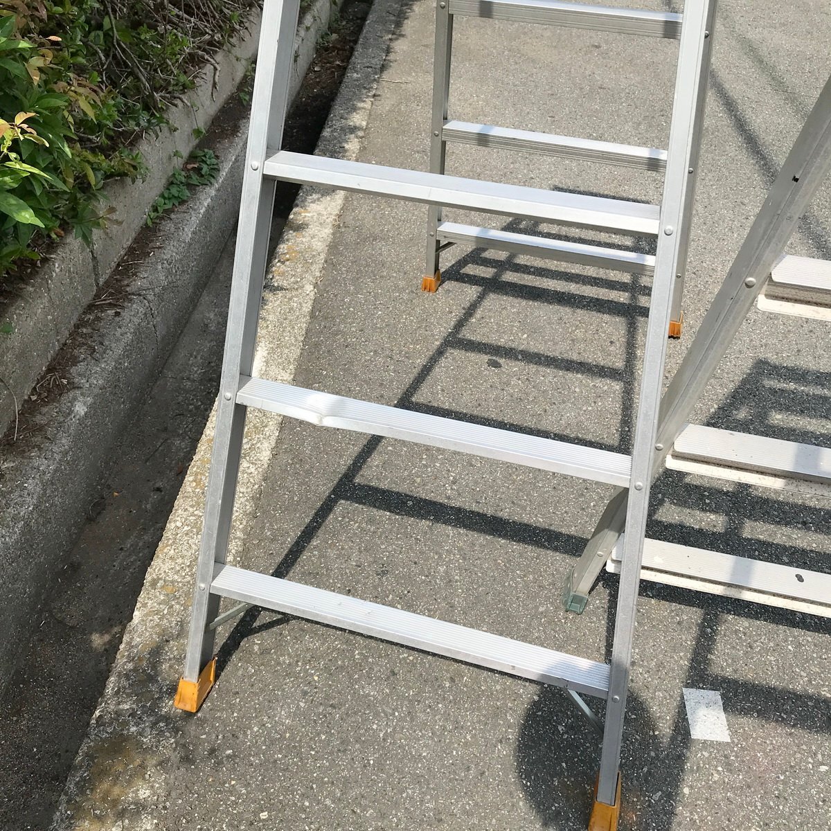 Yahoo!オークション - ミ蒼c069 ピカ 長谷川 アルミ製脚立 はしご兼用...