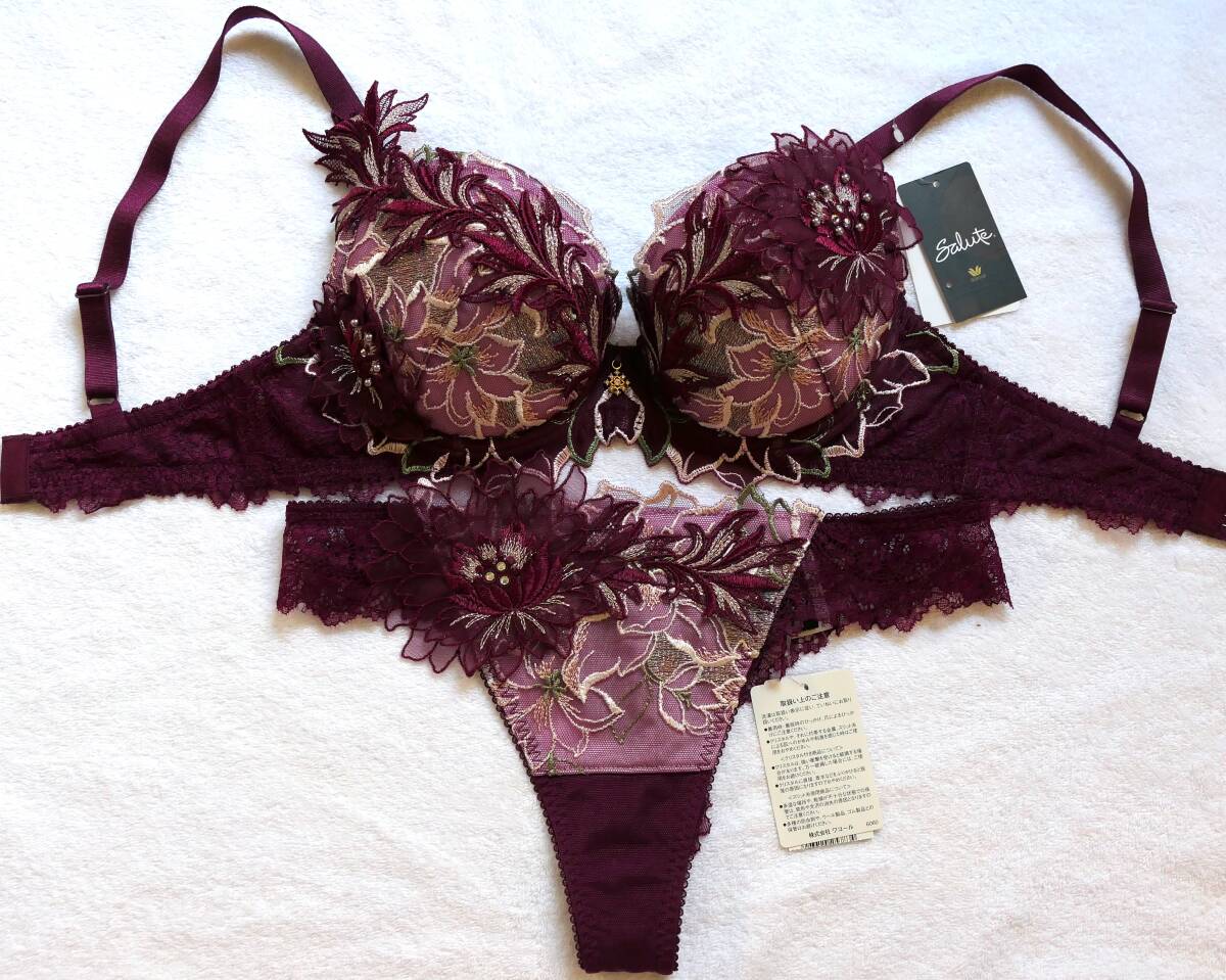 Yahoo!オークション - ワコール サルート 【オアシス】 52G WI E65&ソ...