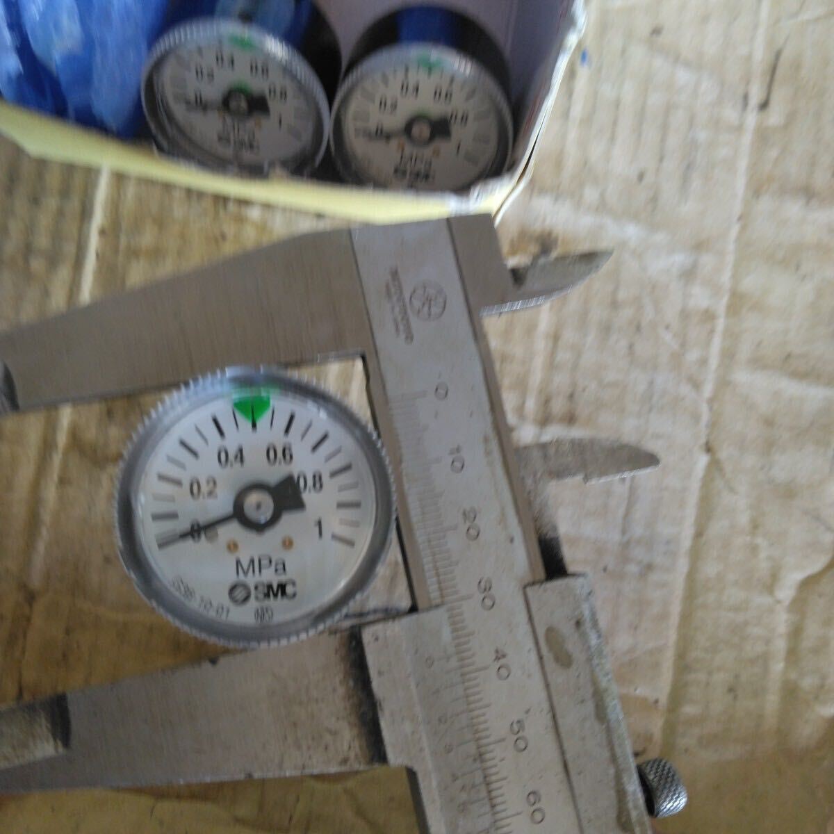 Yahoo!オークション - やu1248 SMC 圧力計 1MPa エアー用 未使用多数あ...