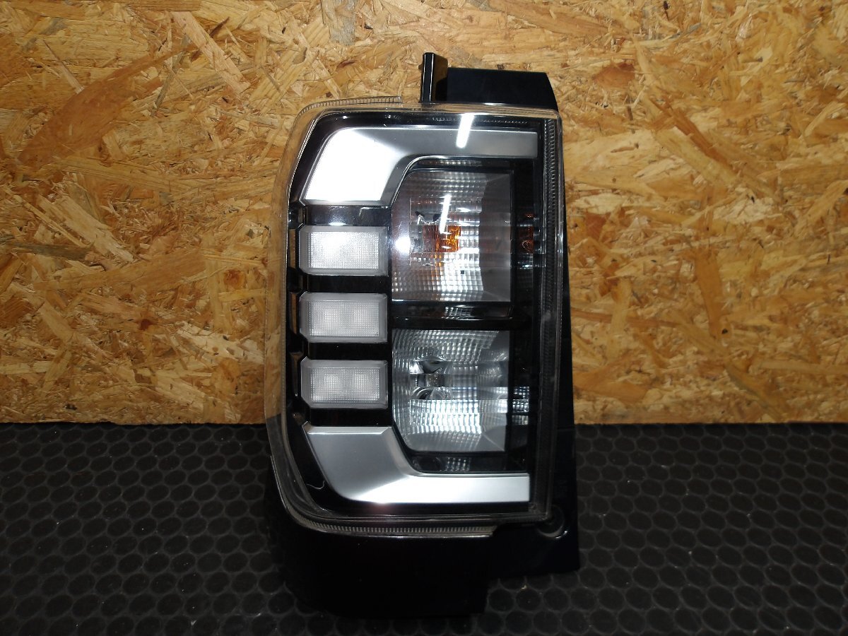 Yahoo!オークション - [150545] ダイハツ 純正 / タフト / LA900S / G ...