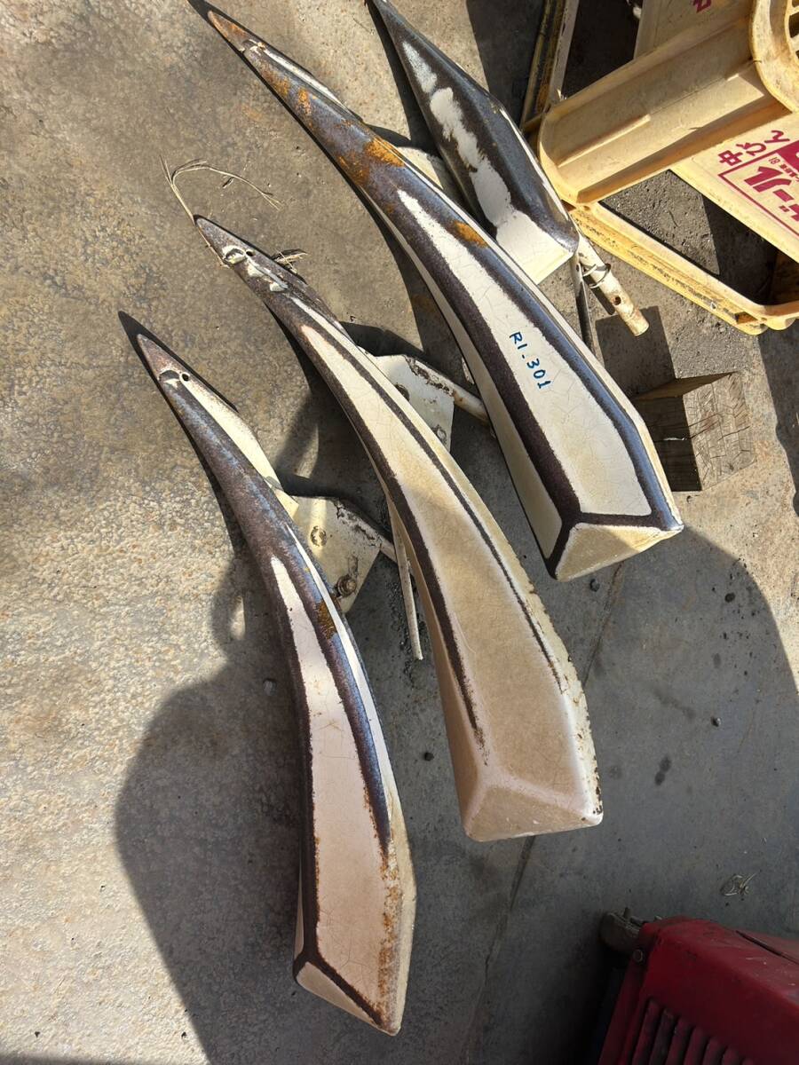 Yahoo!オークション - クボタ コンバイン R1-301 デバイダ ツメ 分...