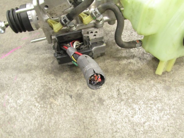 Yahoo!オークション - [G56+G1] トヨタ NHP10 アクア ABSブレーキアク...