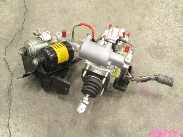 Yahoo!オークション - [H69+L1] トヨタ NHP10 アクア ABSブレーキアク...