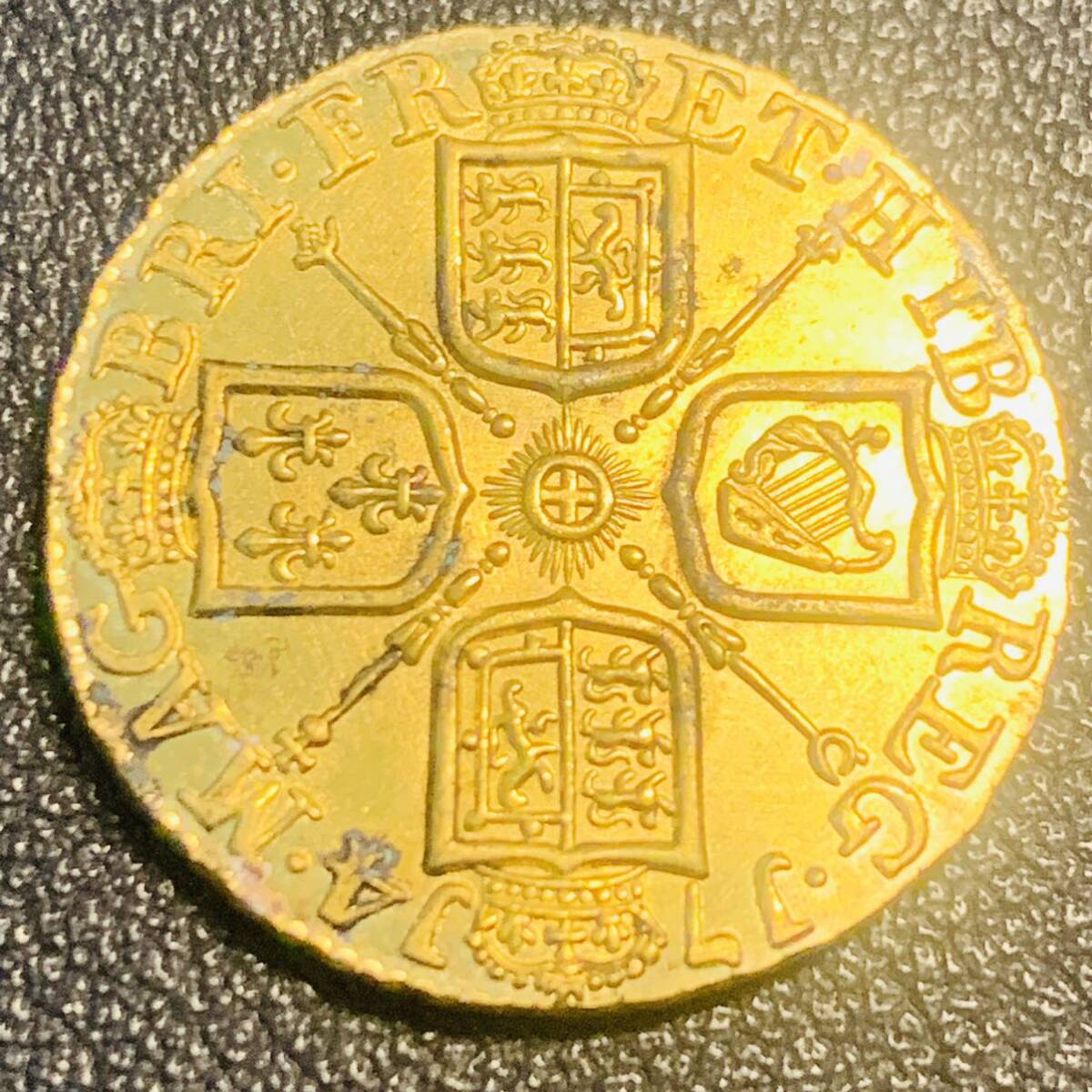 Yahoo!オークション - 金貨 古銭 1717年 イギリス アン女王 国章 コイ...