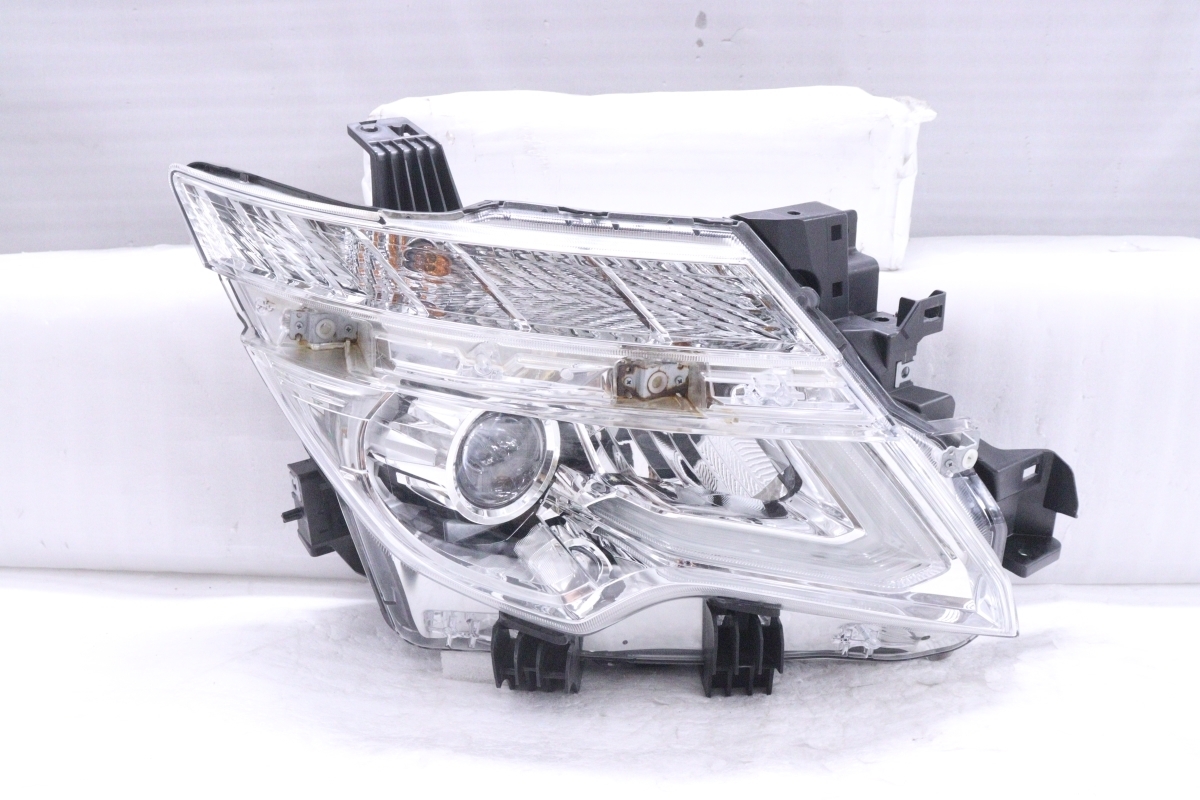 Yahoo!オークション - 35-1960 中期 後期 LED E52 エルグランド 右ヘッ...