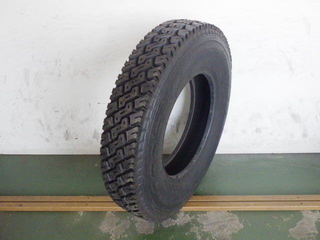 Yahoo!オークション - 6.50R16 10PR 中古再生 9.9分山 1本のみ オール...