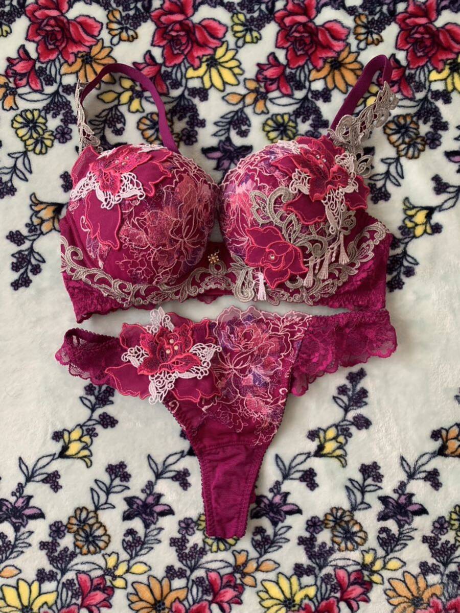 Yahoo!オークション - サルート 店舗限定 39 E70 ソングM