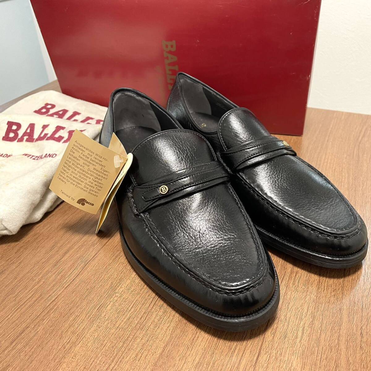 Yahoo!オークション - 未使用品 BALLY バリー タッセル ローファー ス...