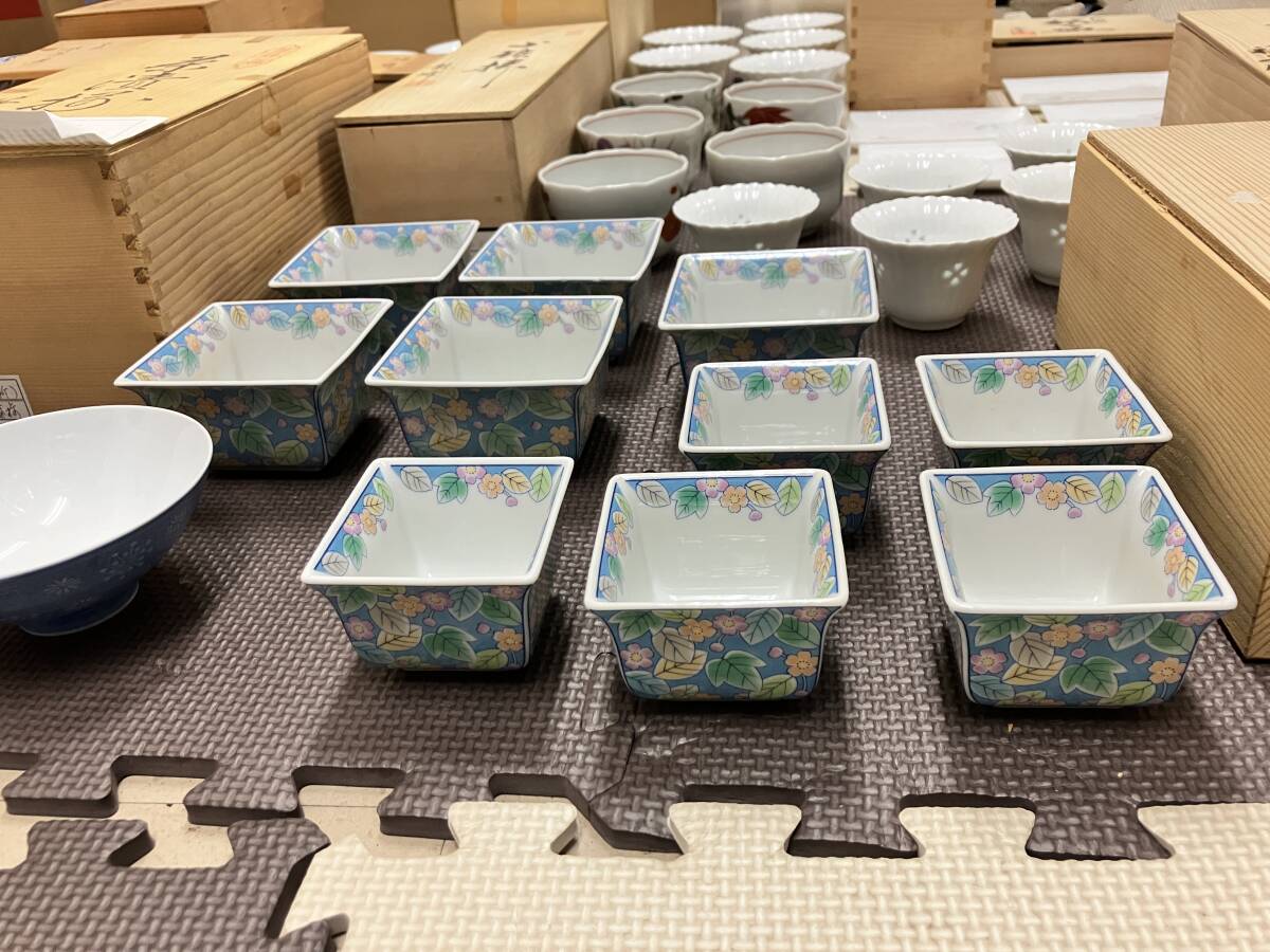 Yahoo!オークション - 【大量10点以上】 有田焼 等 小鉢揃 茶漬揃 銘々...