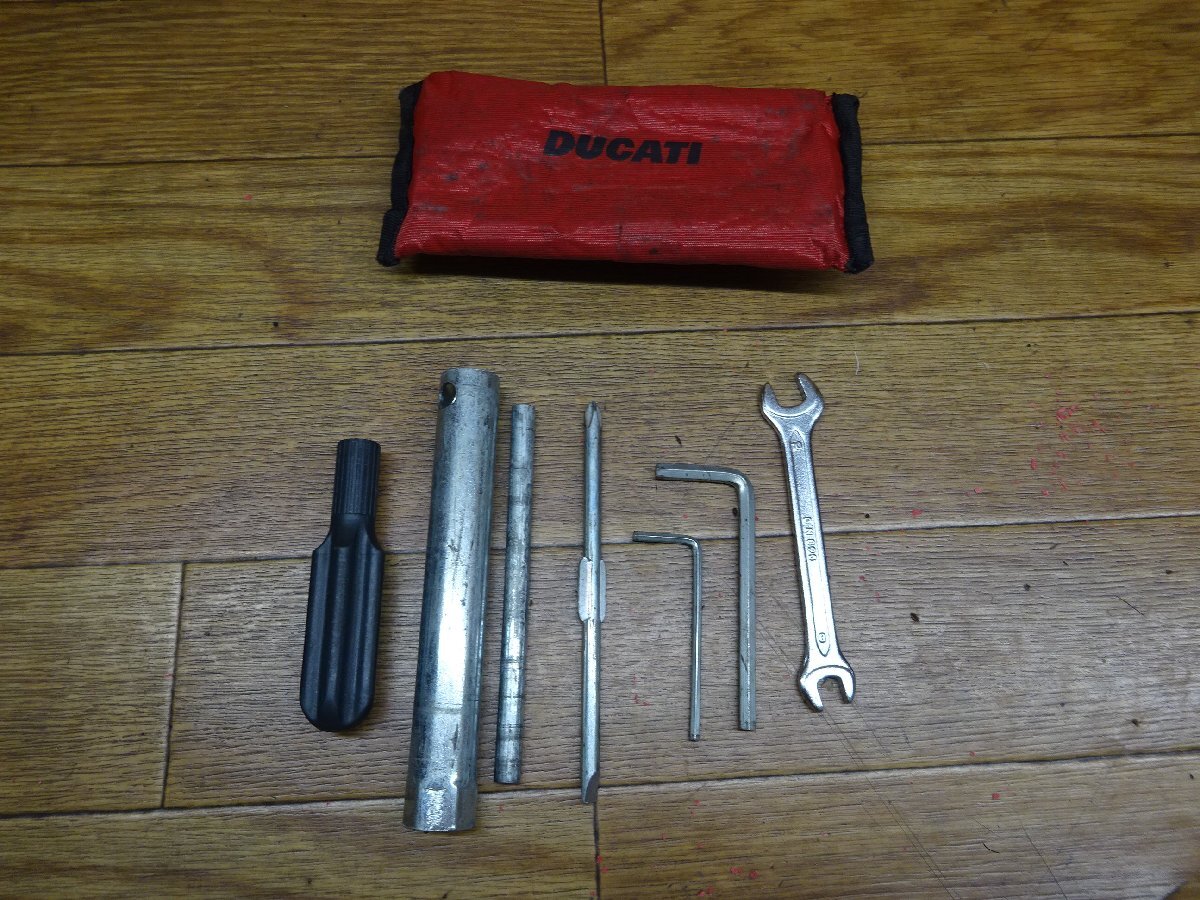 Yahoo!オークション - [車載工具]ドゥカティM696 [2409]