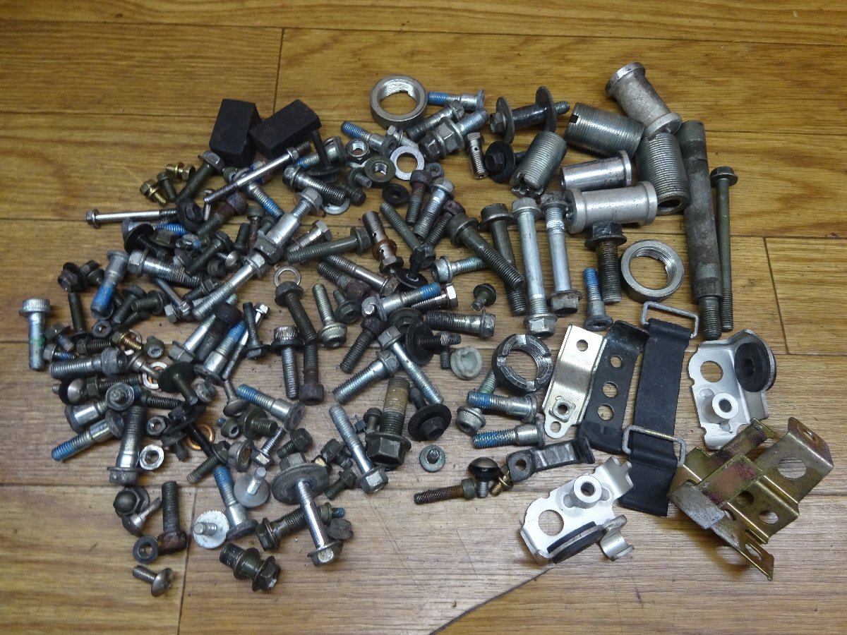 Yahoo!オークション - [S34]GSX1300R 隼 ハヤブサ GW71A ボルトステー...