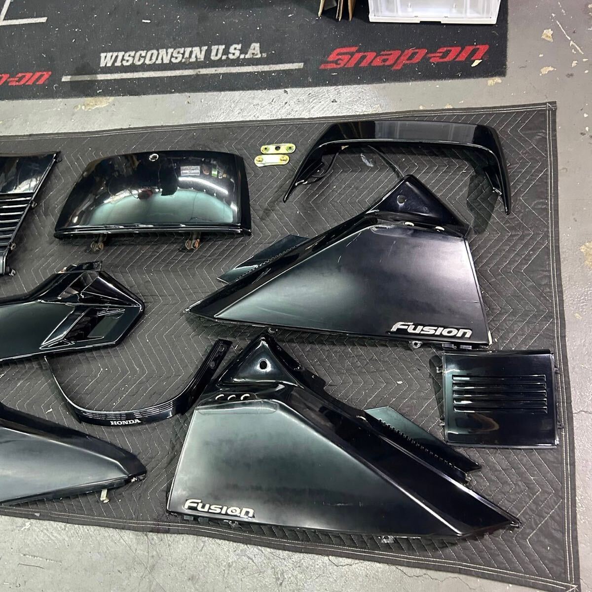 Yahoo!オークション - A13 MF02 フュージョン ホンダ純正 外装カウルセ...