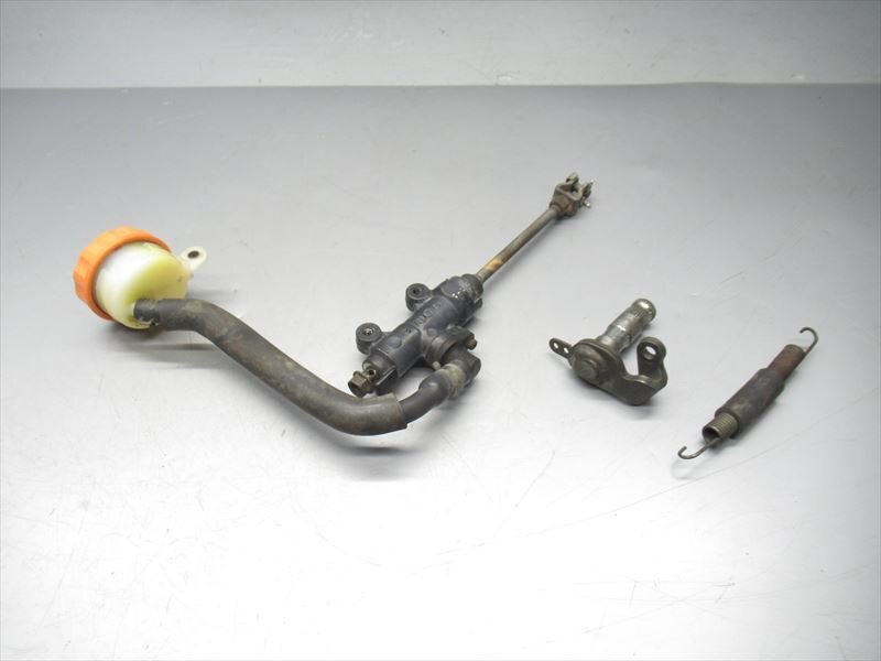 G2R6-0722 ホンダ CB750-2 リア ブレーキ マスター 純正品 RC42-100 平成4年式 CB750F2N 動画有(マスターシリンダー)｜売買されたオークション情報 ...