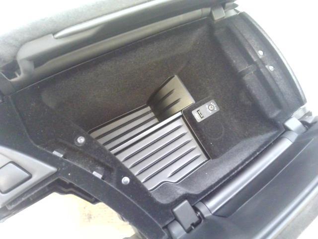 Yahoo!オークション - BMW 5シリーズ LDA-FW20 コンソールボックス A89...