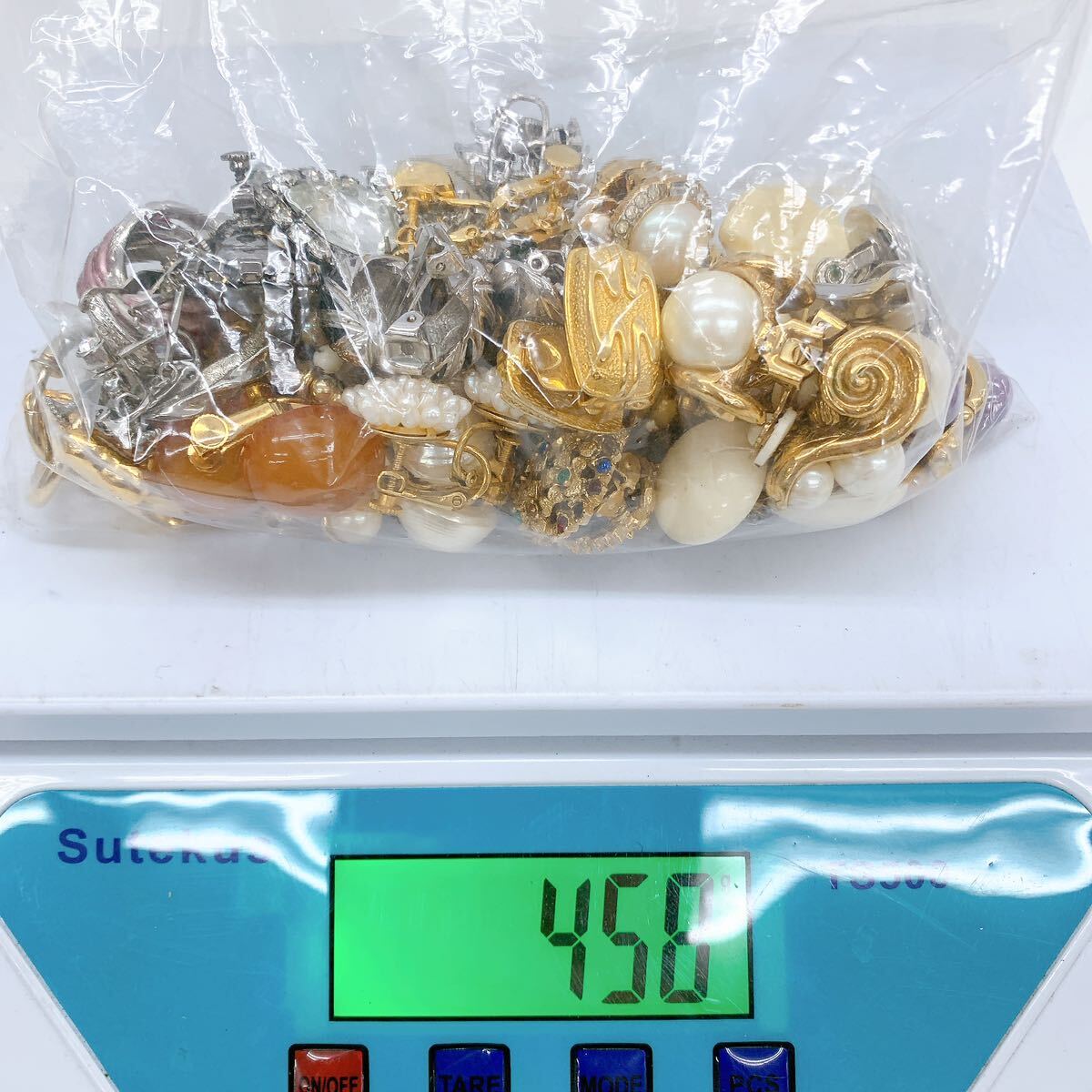 Yahoo!オークション - 8AB078 1円〜 デザイン イヤリング まとめ 大量 ...