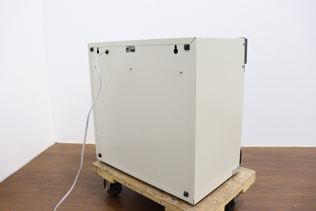 J9042 タカラベルモント UV-100 紫外線消毒器 殺菌 通電確認済 エステ 美容 理容 STERILIZER EX-UV100(理美容店用品)｜売買されたオークション情報、yahooの ...