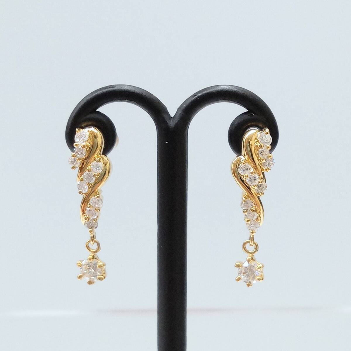 Yahoo!オークション - 【鑑別書付き】 天然ダイヤモンド 0.21ct ピアス...