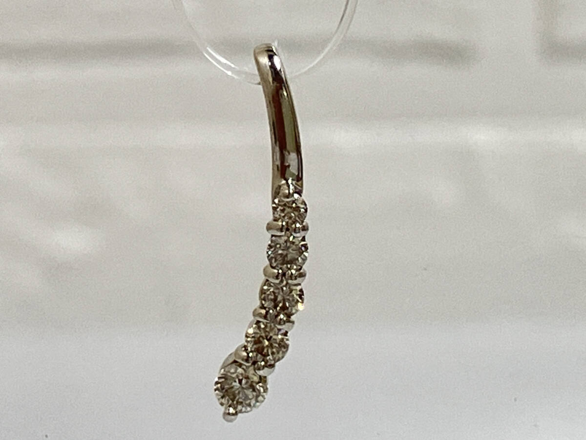 Yahoo!オークション - K18WG トップ／0.8g／ダイヤ0.50ct／バチカン縦...