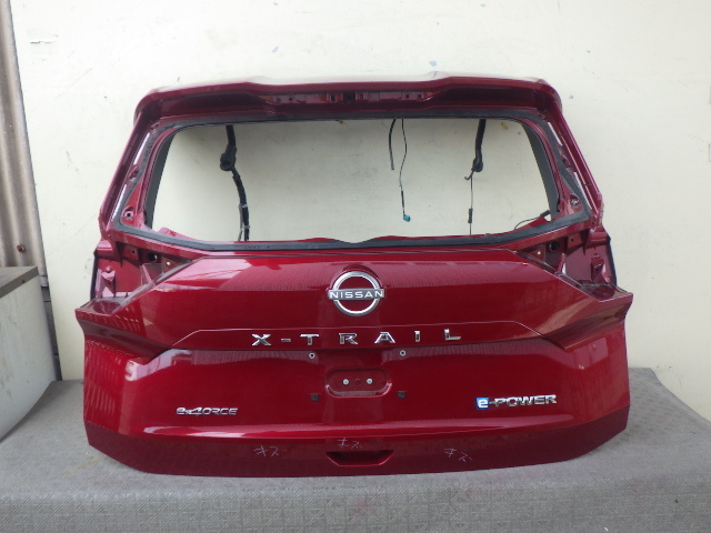 エクストレイル T33 純正 リアゲート バックドア 90010 6RF0A(リア)｜売買されたオークション情報、yahooの商品情報をアーカイブ公開 - オークファン（aucfan.com）