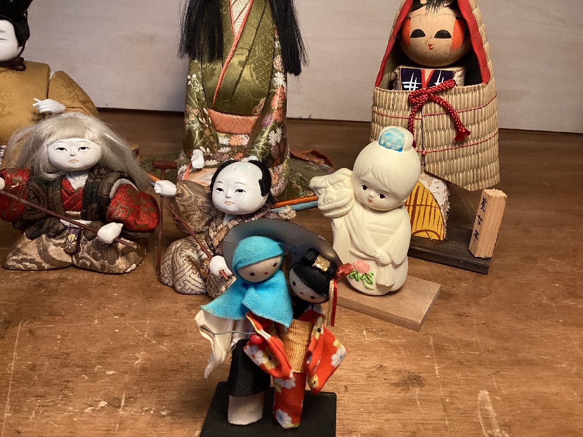 Yahoo!オークション - BA956 送料込 民芸品 まとめて 日本人形 着物 お...