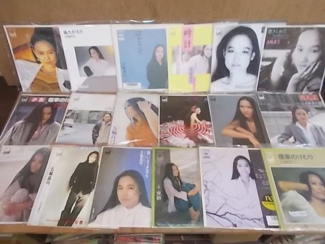 Yahoo!オークション - eps5604 【未確認】 五輪真弓 EP18枚セット