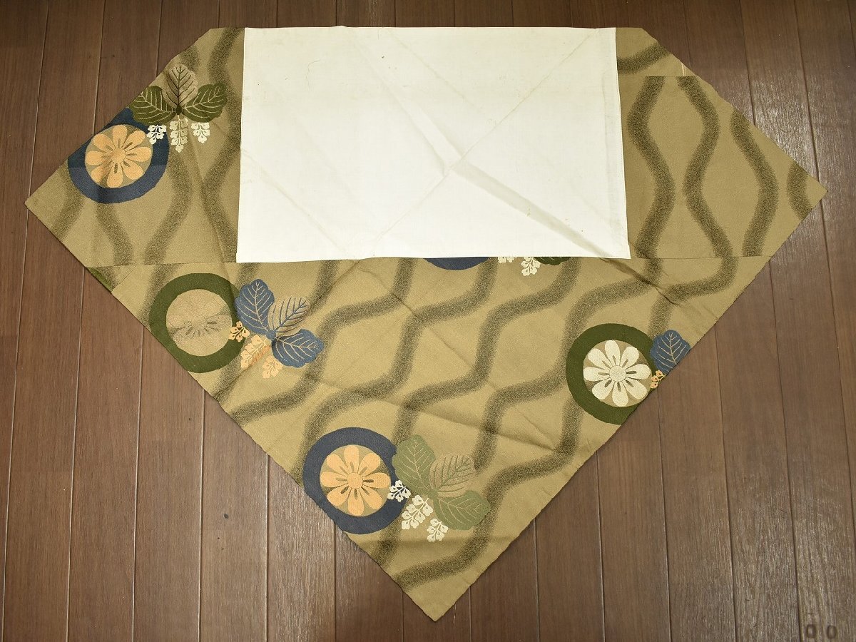 Yahoo!オークション - 竜D977 仏具 法具 三角 打敷 内敷 敷物 巾121cm ...