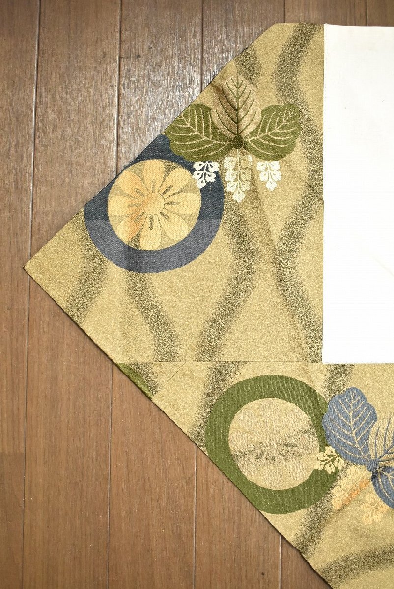 竜D977 仏具 法具 三角 打敷 内敷 敷物 巾121cm 刺繍 菊桐 古布 古裂 はぎれ 素材 材料 検:江戸 明治期 縮緬 ちりめん(はぎれ、布地)｜売買されたオークション情報 ...
