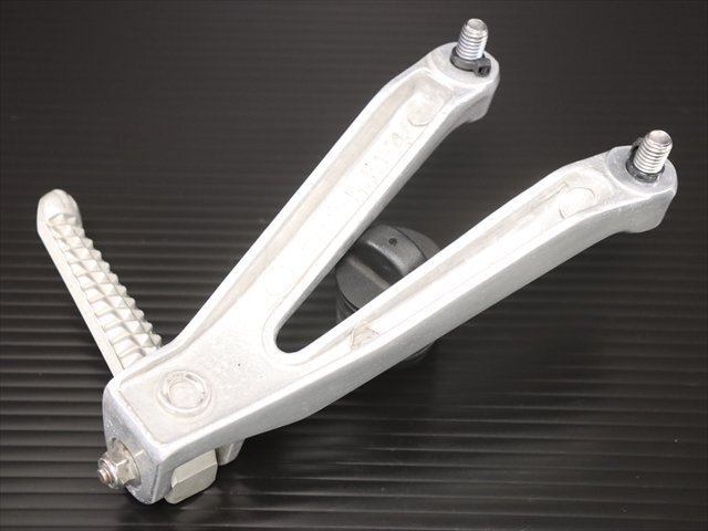 Yahoo!オークション - 激安 YZF-R1純正左側タンデムステップAssy 5PW/2...