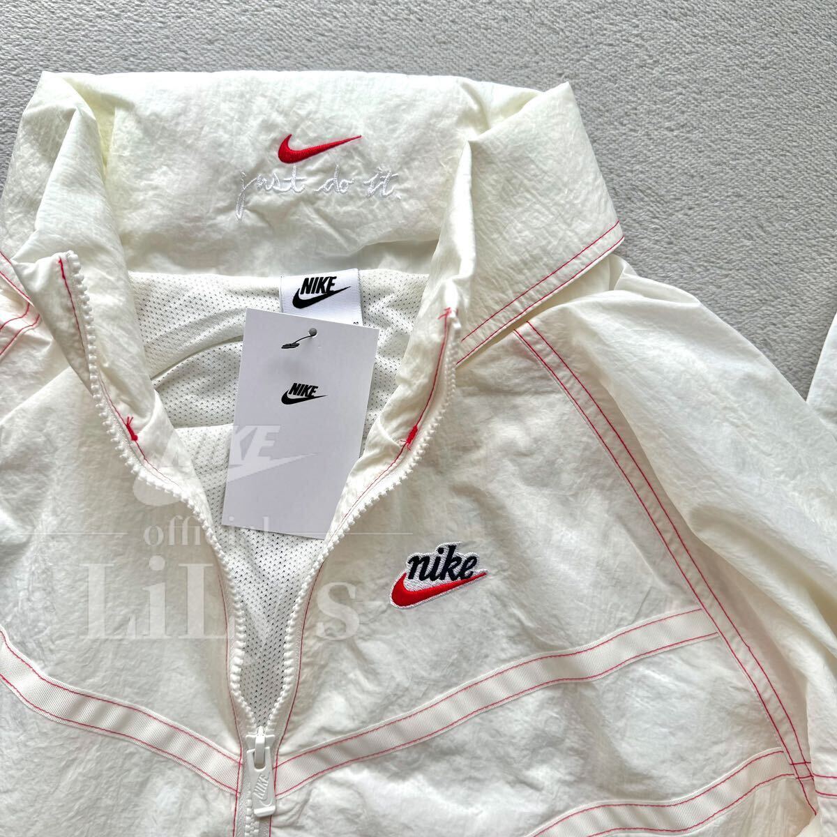 新品 NIKE上下セットアップ XLサイズ 白赤 ナイキ ナイロン 新品 NIKE上下セットアップ XLサイズ 白赤 ナイキ ナイロン