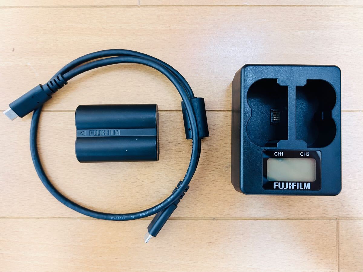 Yahoo!オークション - 【富士フイルム純正品】BC-W235(充電器)＋NP-W23...