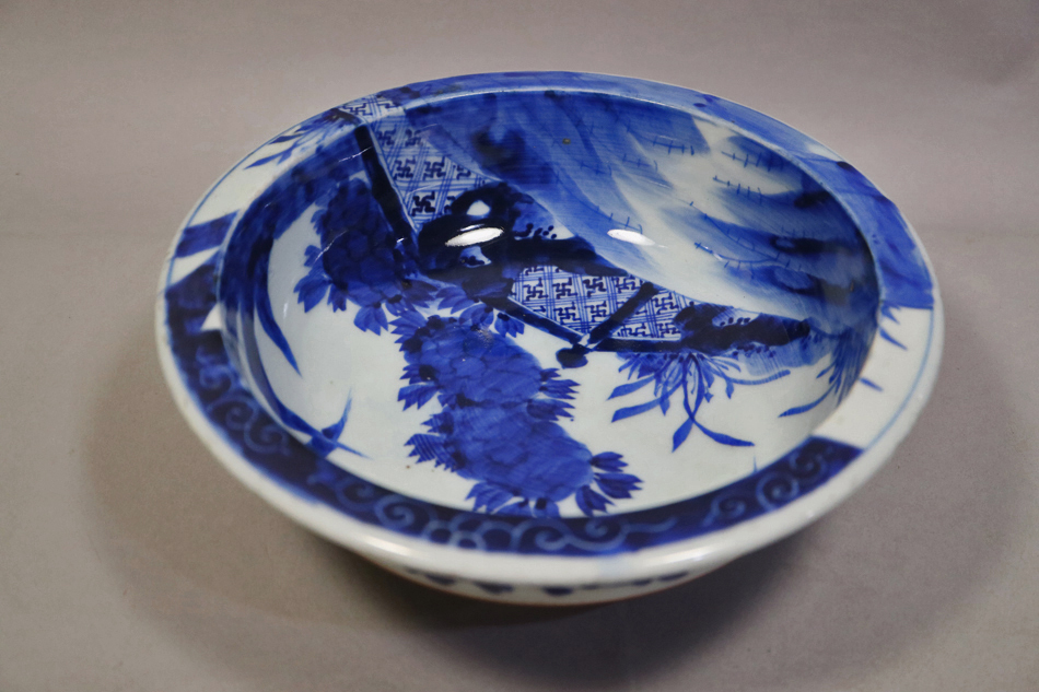 Yahoo!オークション - im6) 古伊万里 ベロ藍 染付 牡丹花文 鉢 ・明治...