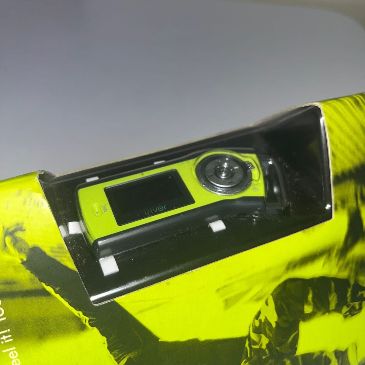 Yahoo!オークション - iriver/アイリバー T10 1GB 未開封未使用品 未チ...