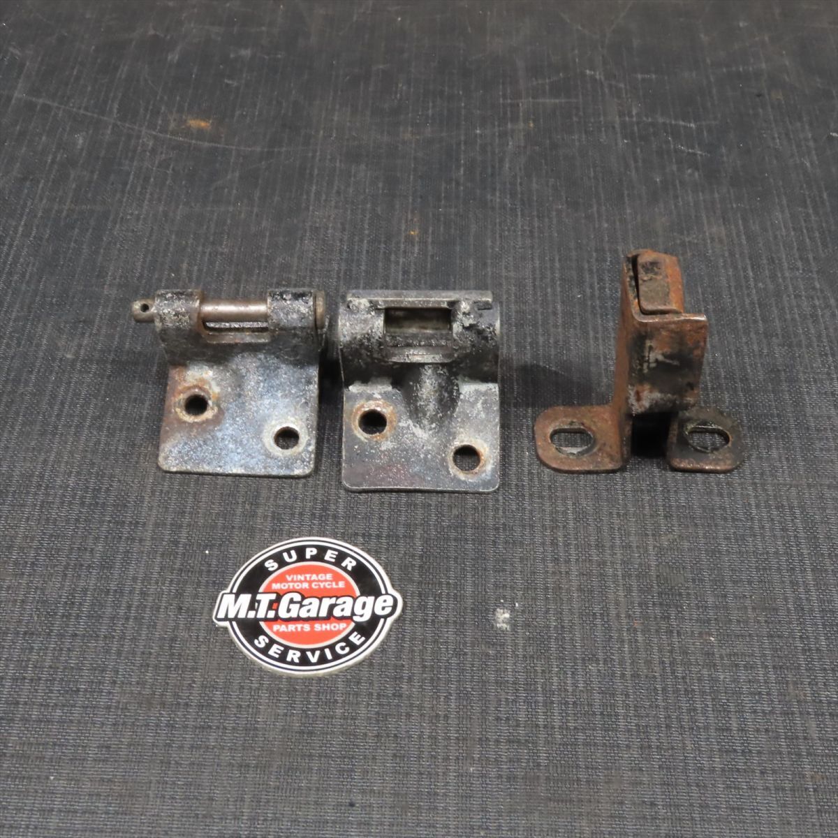 Yahoo!オークション - スズキ GS1000 シートヒンジ シート金具【060】