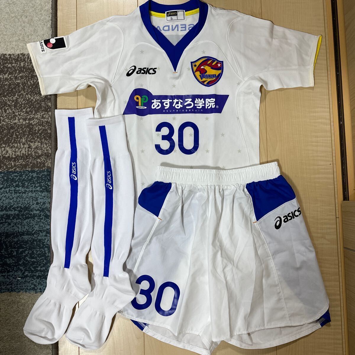 Yahoo!オークション - ベガルタ仙台 U-15 支給品 2012 3点セット ユニ...