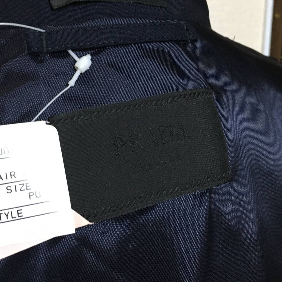未使用極美品! PRADA プラダ レディース テーラードジャケット 未使用極美品! PRADA プラダ レディース テーラードジャケット