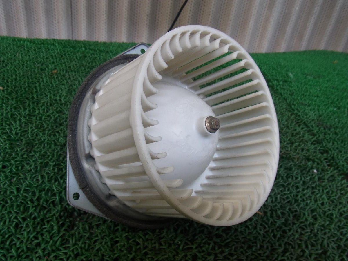 Yahoo!オークション - 240920-B2 ミニキャブ U62T ブロアモーター レジ...