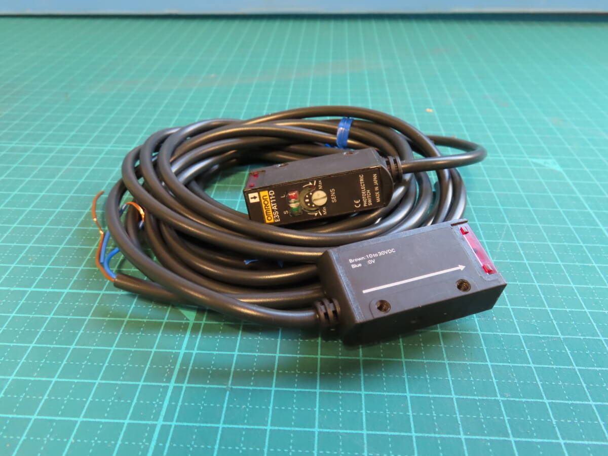 Yahoo!オークション - オムロン 中型アンプ内蔵形光電センサ E3S-AT11-...