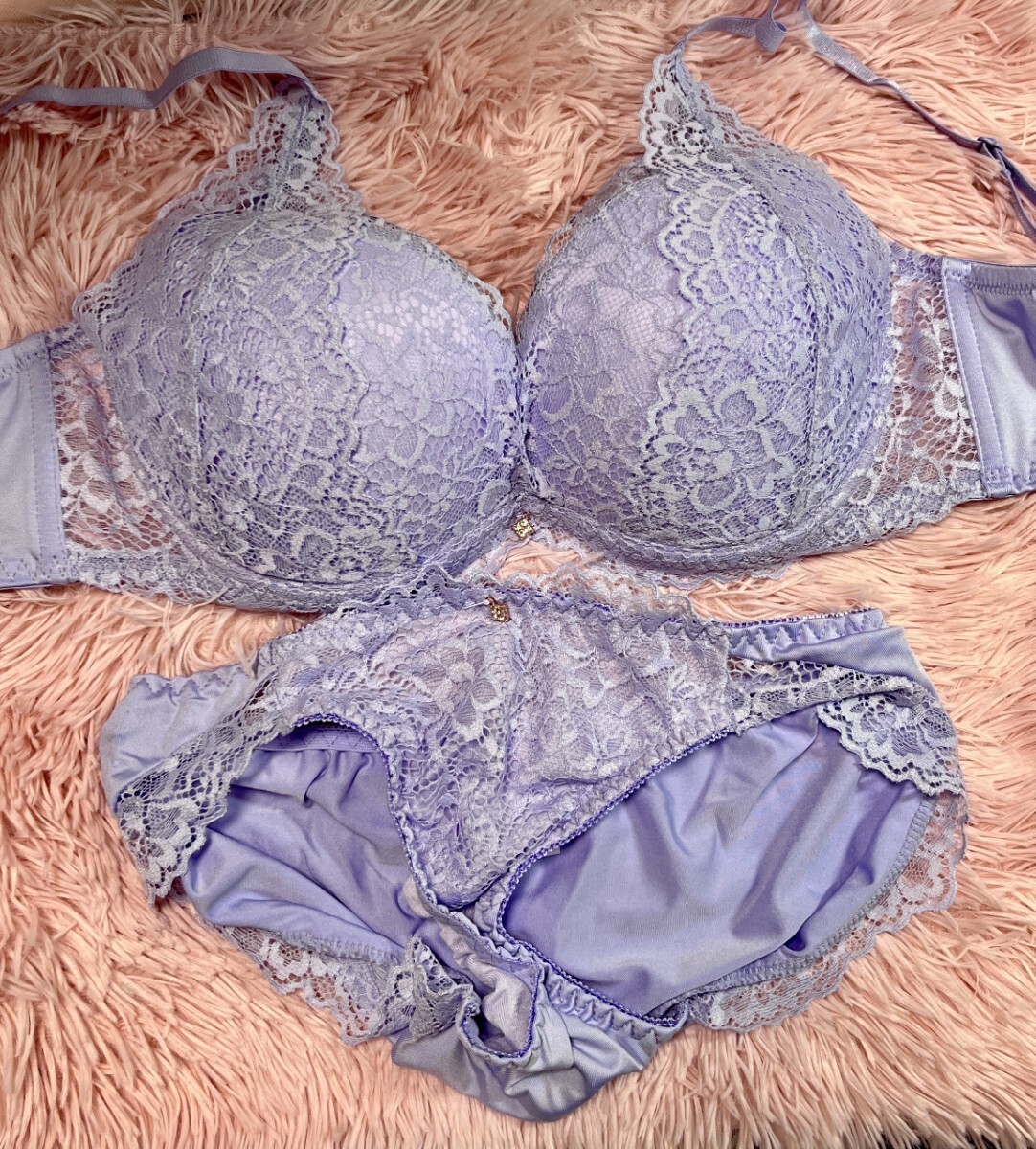 Yahoo!オークション - 大きい胸用 Fカップ F75 ブラジャーショーツセ...