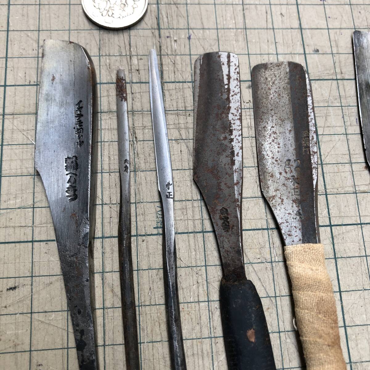 9818 玉鋼有り 日本カミソリ 穴刀 9点 ケース付 まとめて 玉鋼打 永正 穴刀 永正 へんこつ ずぼら ほか 剃刀 RAZOR レザー 大量(理美容店用品)｜売買されたオークション情報 ...