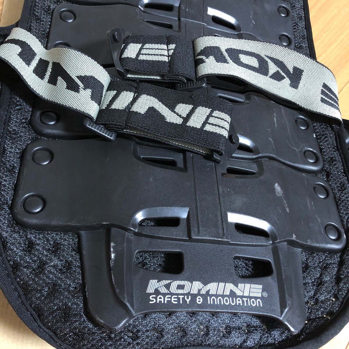 Yahoo!オークション - KOMINE コミネ バイク用 ボディプロテクター XL