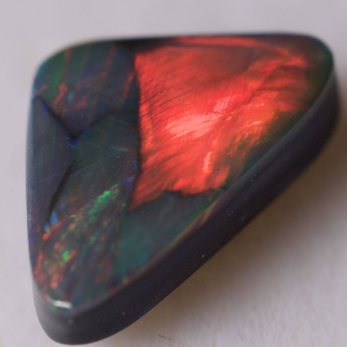 天然ブラックオパール/オーストラリア産/ルース/重さ1.58ct/サイズ10.9mm x6.8mm x3.5mm/天然オパール/天然石/ r4099(オパール)｜売買されたオークション情報 ...