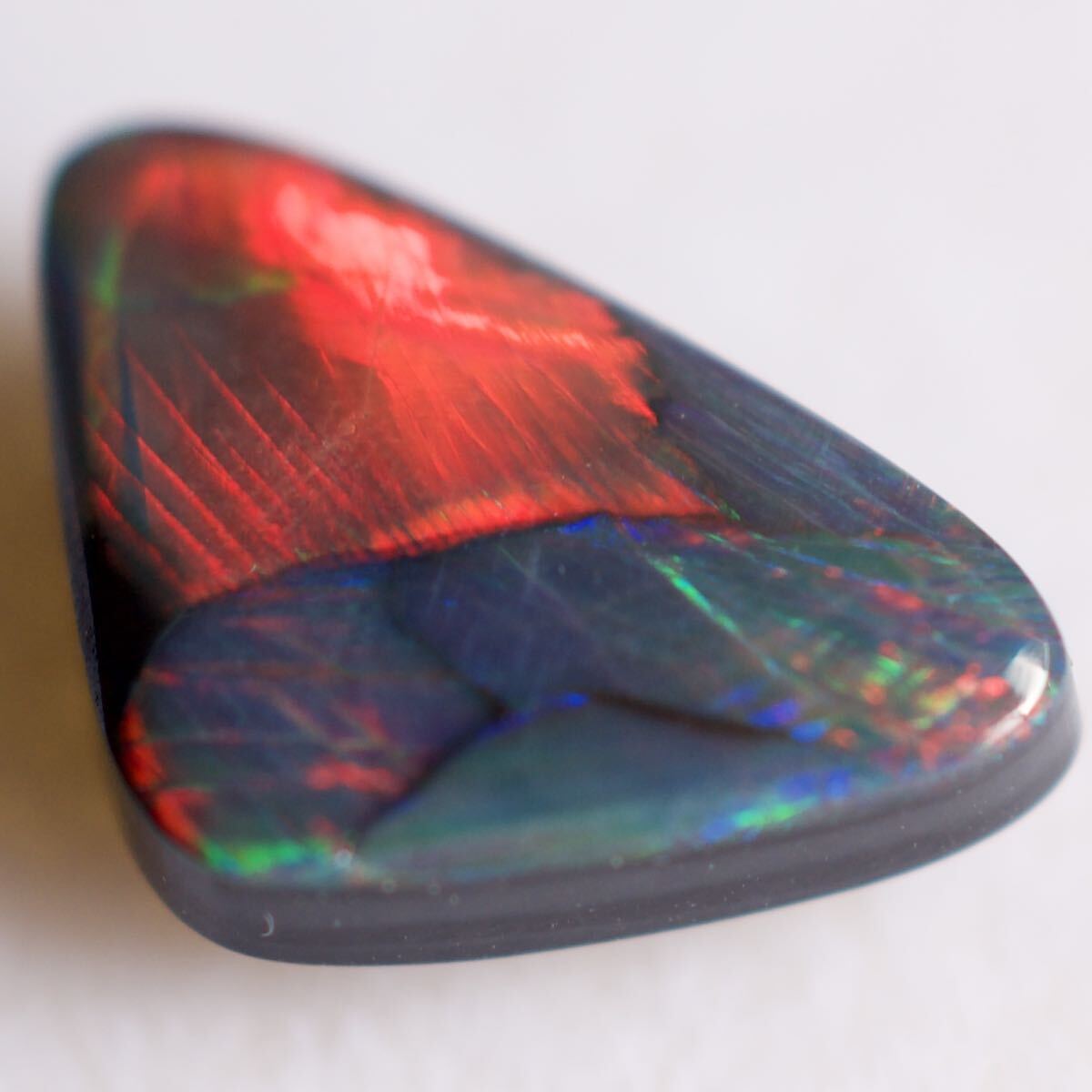 天然ブラックオパール/オーストラリア産/ルース/重さ1.58ct/サイズ10.9mm x6.8mm x3.5mm/天然オパール/天然石/ r4099(オパール)｜売買されたオークション情報 ...