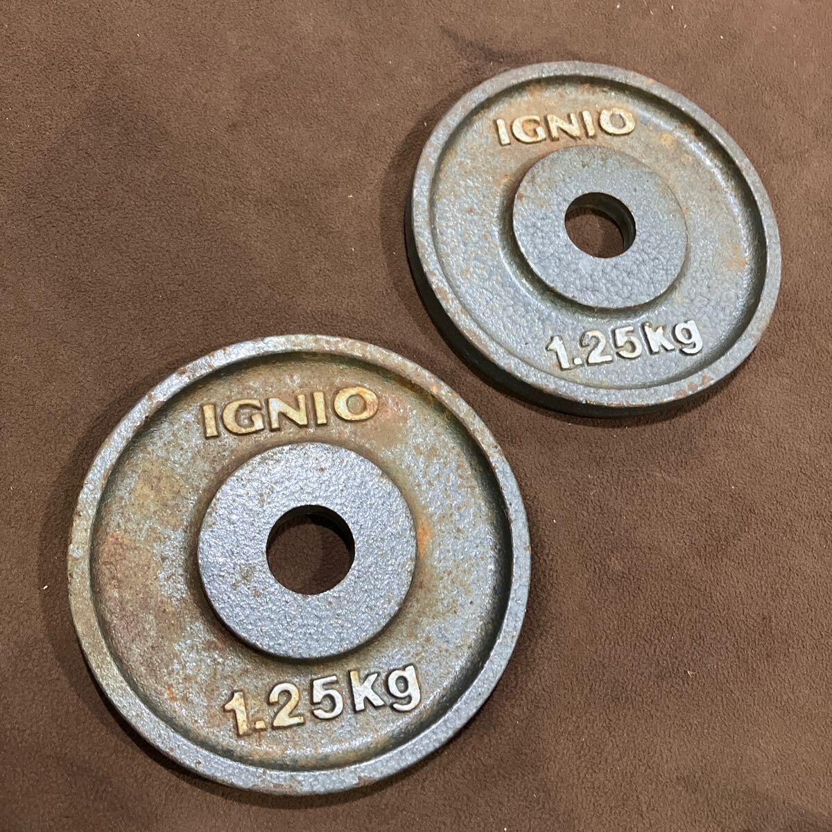 LM91514 IGNIO バーベル プレート 2枚 1.25kg ダンベル 2枚セット(バーベル、ダンベル)｜売買されたオークション情報、yahooの商品情報をアーカイブ公開 ...