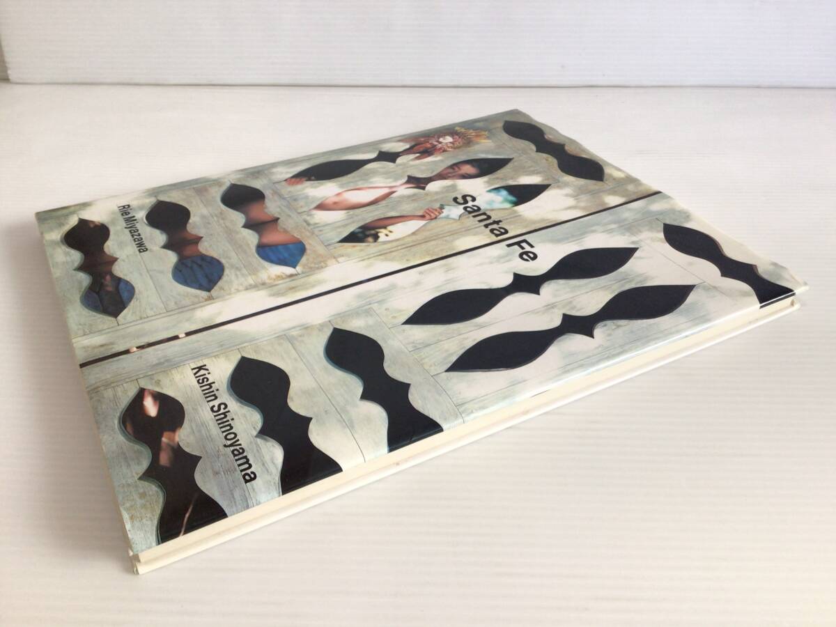 Yahoo!オークション - X382 保管品 宮沢りえ 写真集 Santa Fe/サンタフ...
