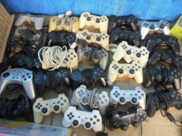 Yahoo!オークション - まとめ PS PS2 PS3 コントローラー 27個セッ...