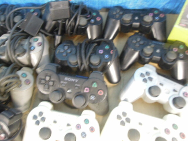 Yahoo!オークション - まとめ PS PS2 PS3 コントローラー 計27個セ...